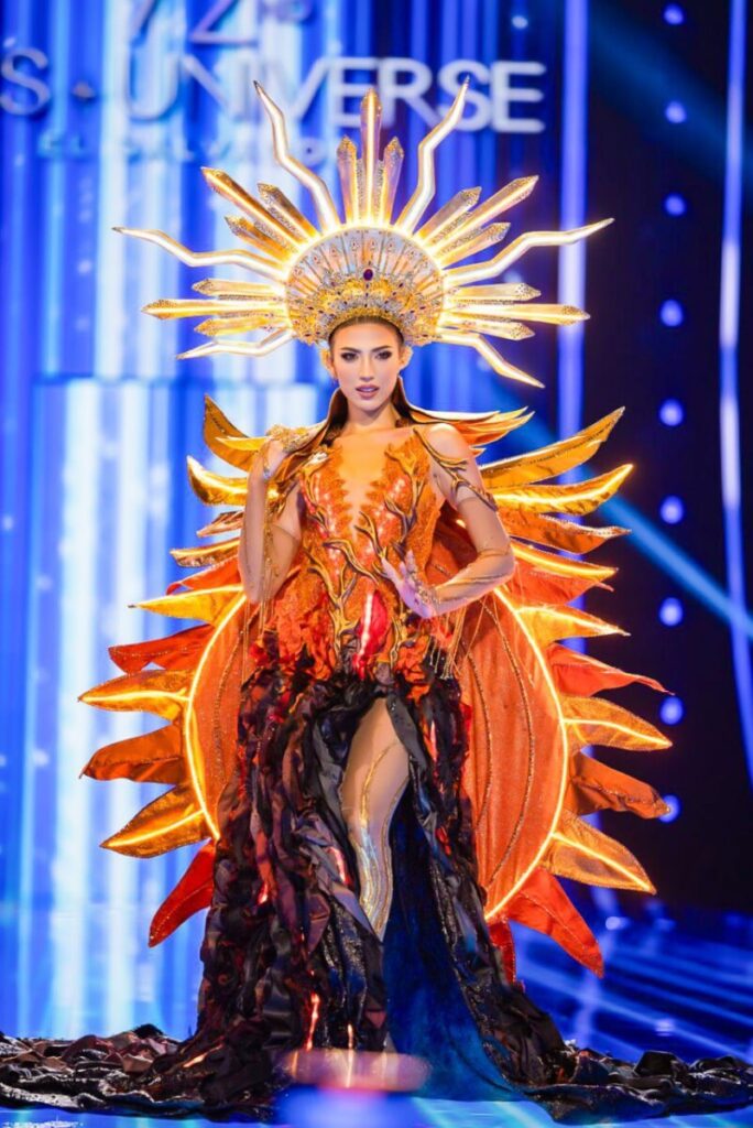 FOTOS | Isabella García-Manzo hace estallar el escenario de Miss ...