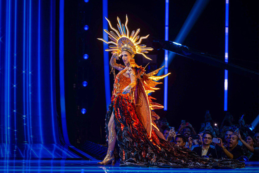 FOTOS | Isabella García-Manzo hace estallar el escenario de Miss ...